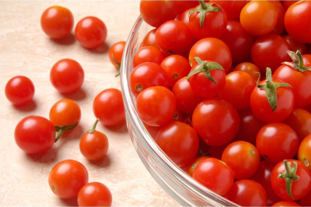 How Long Do Cherry Tomatoes Last? - Evergreen Blooming